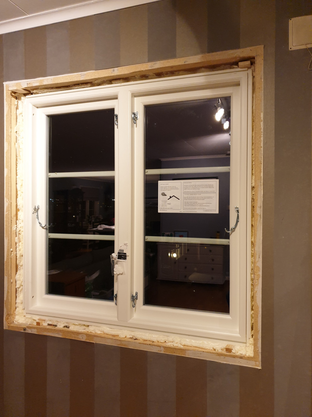 Hvordan montere vinduslister på en enkel måte - Deco Systems
